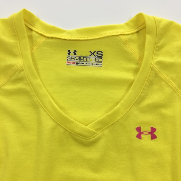 Under Armour | Tops | 425 Under Armour Yellow Tee Shirt In Xs Guc ...